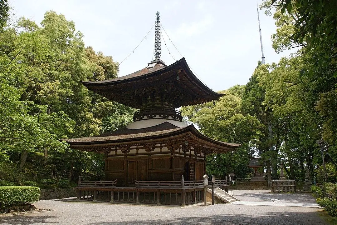 Ishiyama-dera, a temple near Lake Biwa | Japan Experience