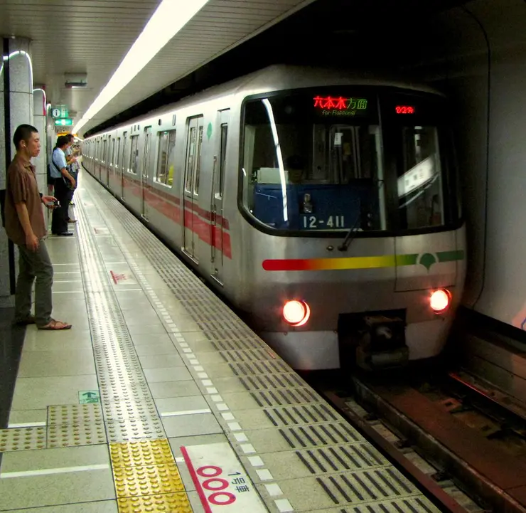 Oedo Line Tokyo Subway | Japan Experience
