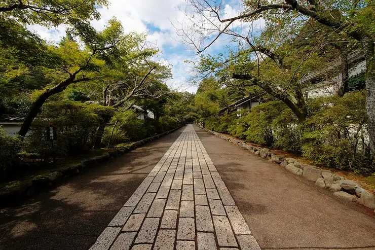 Ishiyama-dera, a temple near Lake Biwa | Japan Experience
