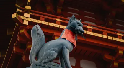 Découvrez le quartier de Fushimi Inari : entre torii et saké | Japan ...