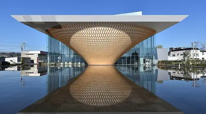Ban Shigeru, der Architekt, der das Papier sublimiert | Japan Experience