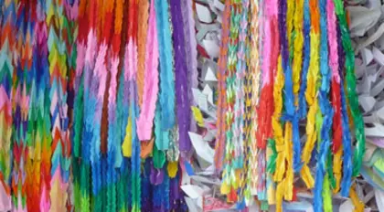 Senbazuru: The Japanese art of folding 1,000 origami cranes | Japan ...