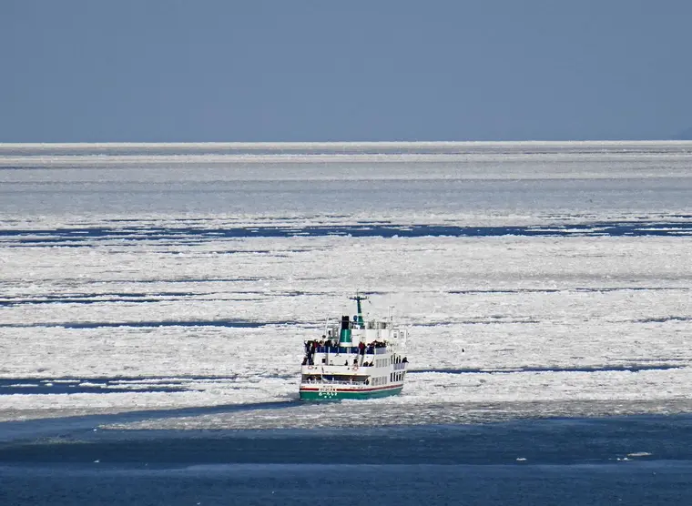 Ice Drifting in Abashiri | Japan Experience