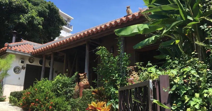 Traditional Okinawan houses | Japan Experience