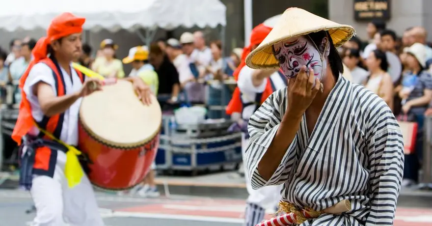 The traditional Okinawan art of Eisa | Japan Experience